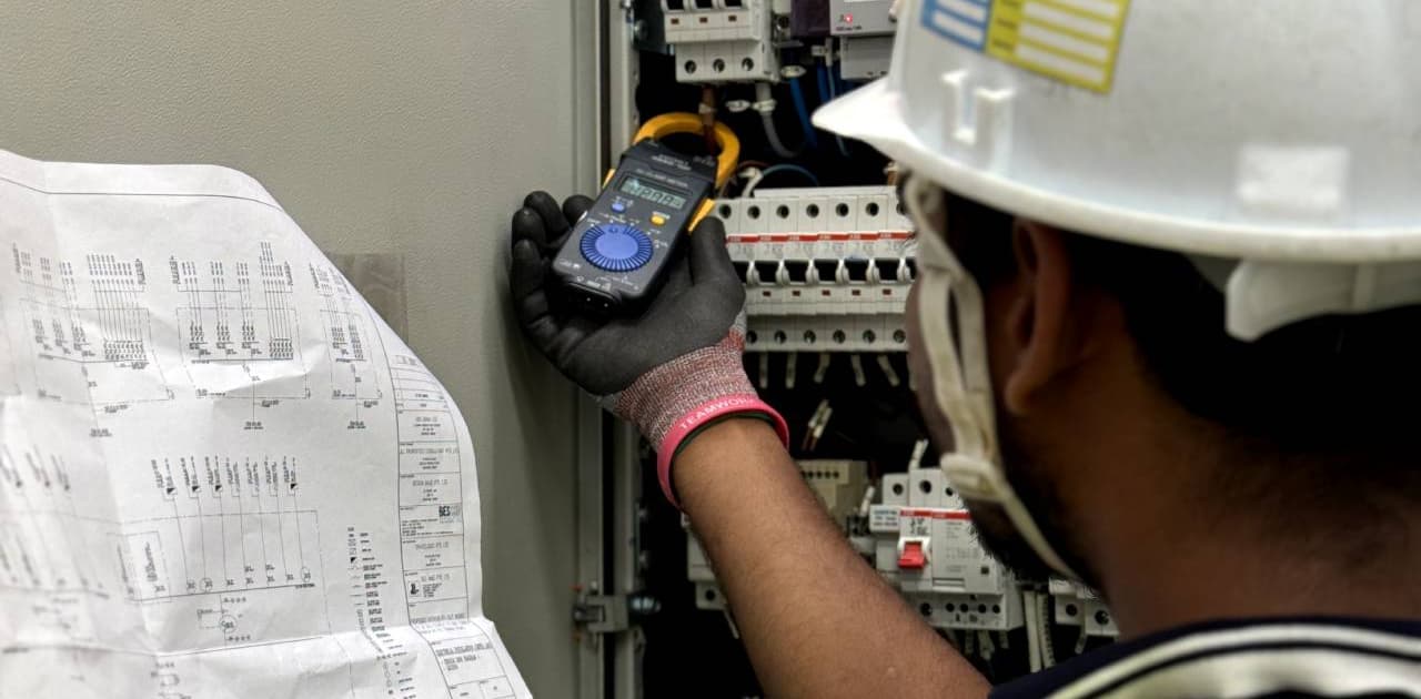 Green Energy & Sustainability Solutions for Businesses | Vector Green